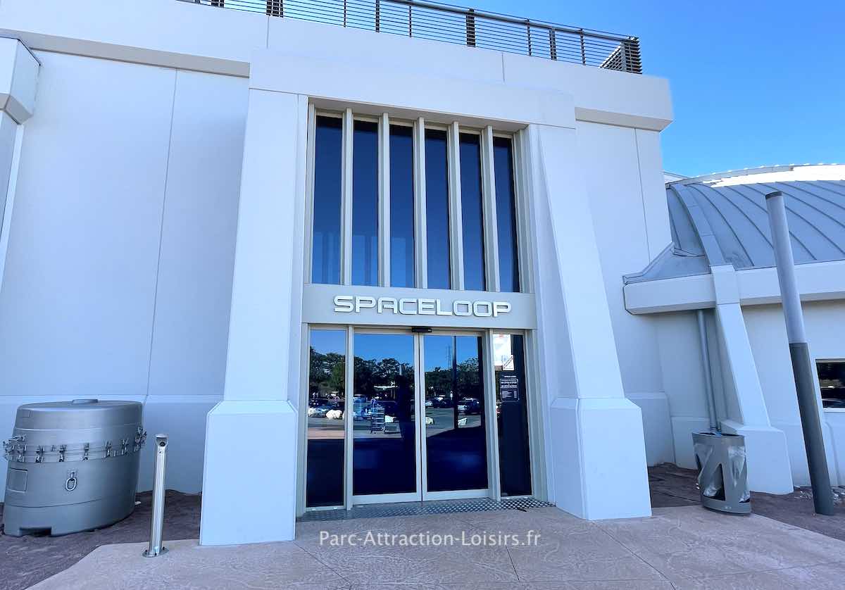 Test du Space Loop : le restaurant Roller Coaster du Futuroscope (vidéo ...