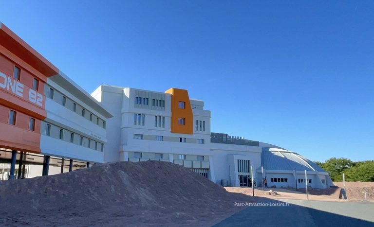 Test du Space Loop : le restaurant Roller Coaster du Futuroscope (vidéo ...