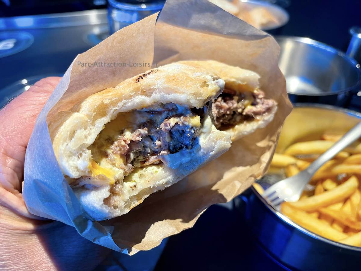 Test du Space Loop : le restaurant Roller Coaster du Futuroscope (vidéo ...