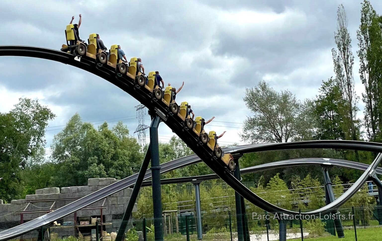 Mahuka : test du nouveau grand-huit de Walibi Rhone-Alpes (photos ...