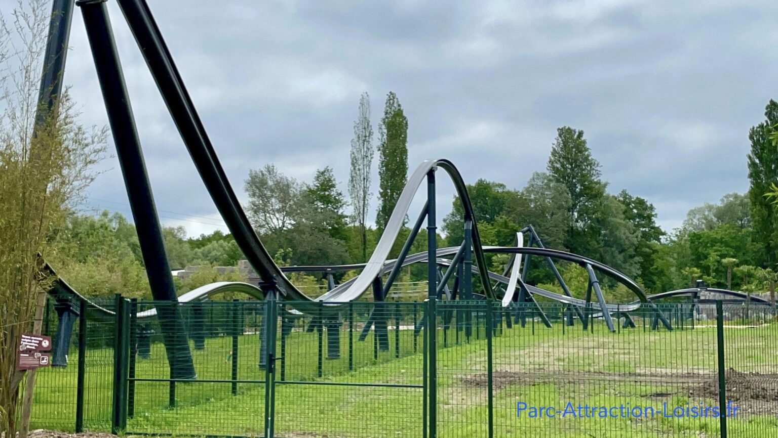 Mahuka : test du nouveau grand-huit de Walibi Rhone-Alpes (photos ...