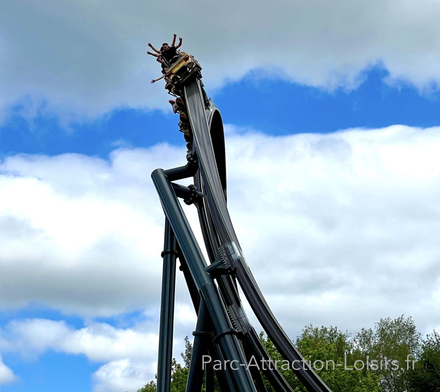 Mahuka : test du nouveau grand-huit de Walibi Rhone-Alpes (photos ...